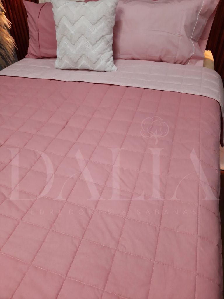 Cubrecama color palo rosa - Edredones y Sabanas Premium